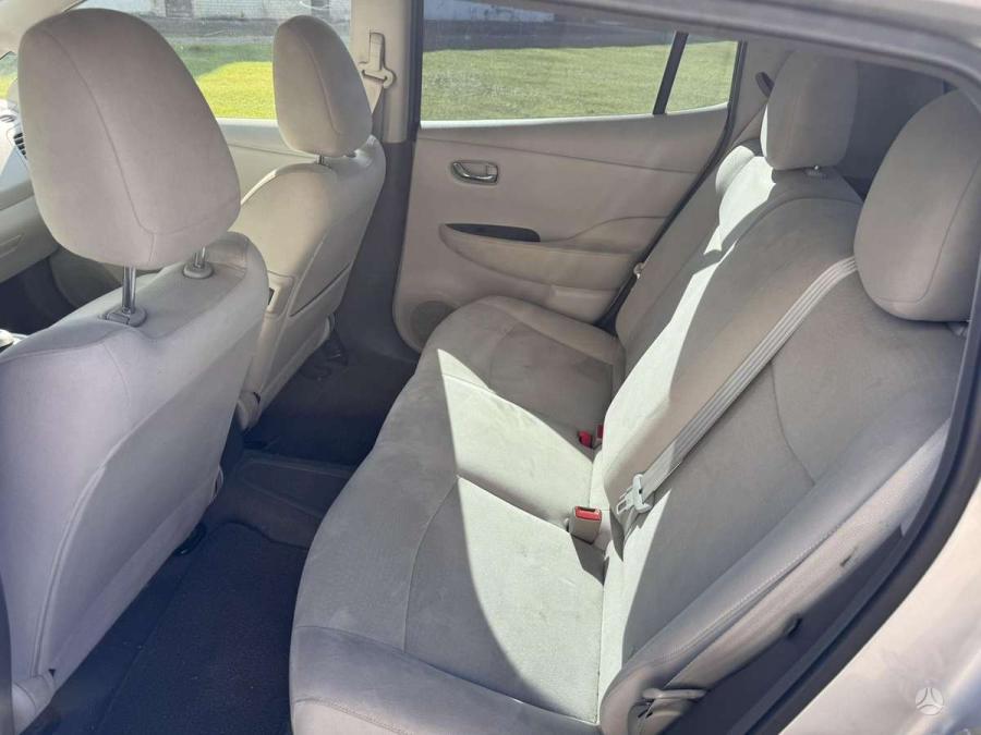 Grey Nissan Leaf 2012 in Kaunas, with an engine capacity of 0.00 L and mileage of 139 thousand km for 3300 €, photo 16 on AUTOMOTO.COM.LV