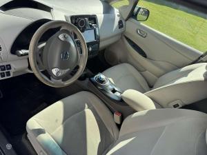 Grey Nissan Leaf 2012 in Kaunas, with an engine capacity of 0.00 L and mileage of 139 thousand km for 3300 €, photo 19 on AUTOMOTO.COM.LV