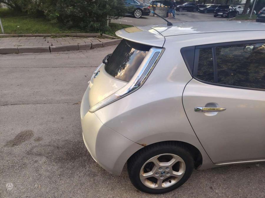 Grey Nissan Leaf 2012 in Klaipeda, with an engine capacity of 0.00 L and mileage of 153 thousand km for 2100 €, photo 4 on AUTOMOTO.COM.LV