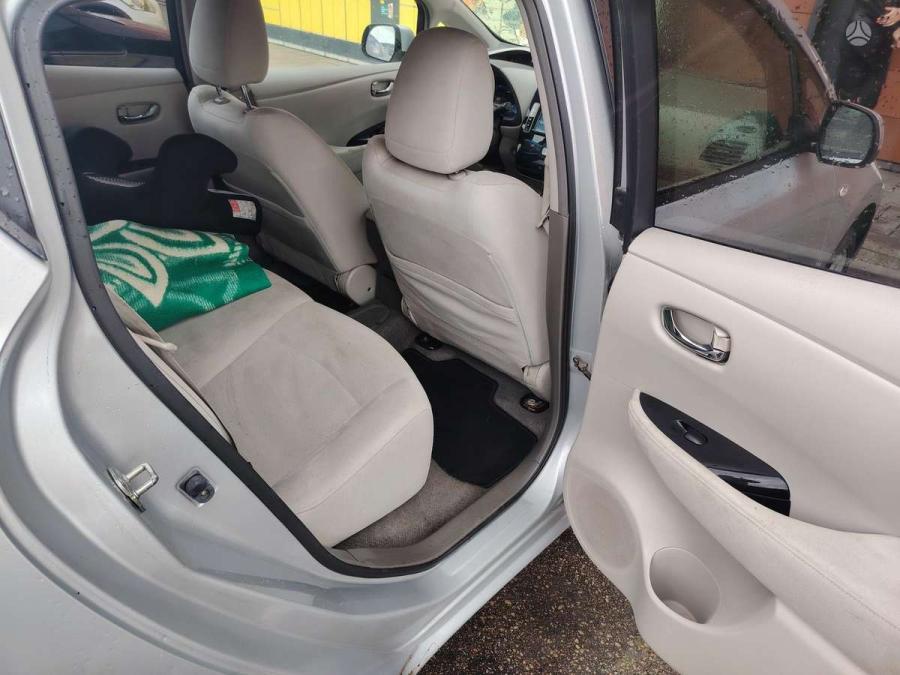 Grey Nissan Leaf 2012 in Klaipeda, with an engine capacity of 0.00 L and mileage of 153 thousand km for 2100 €, photo 10 on AUTOMOTO.COM.LV