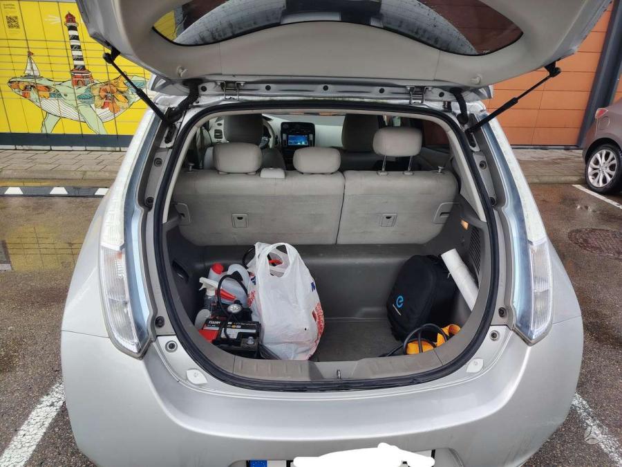 Grey Nissan Leaf 2012 in Klaipeda, with an engine capacity of 0.00 L and mileage of 153 thousand km for 2100 €, photo 12 on AUTOMOTO.COM.LV