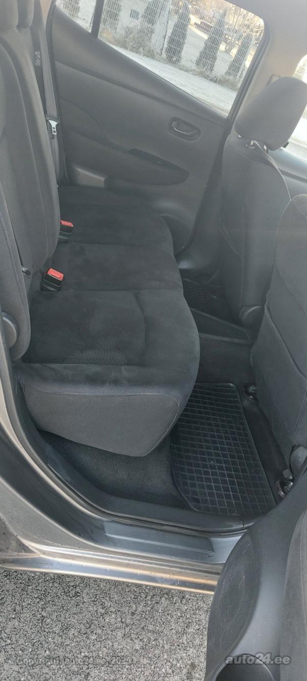 Pelēks Nissan Leaf 2013 Hāpsalu, ar dzinēja tilpumu 0.00 L un nobraukumu 142 tūkst. km par 3300 €, foto 11 vietnē AUTOMOTO.COM.LV