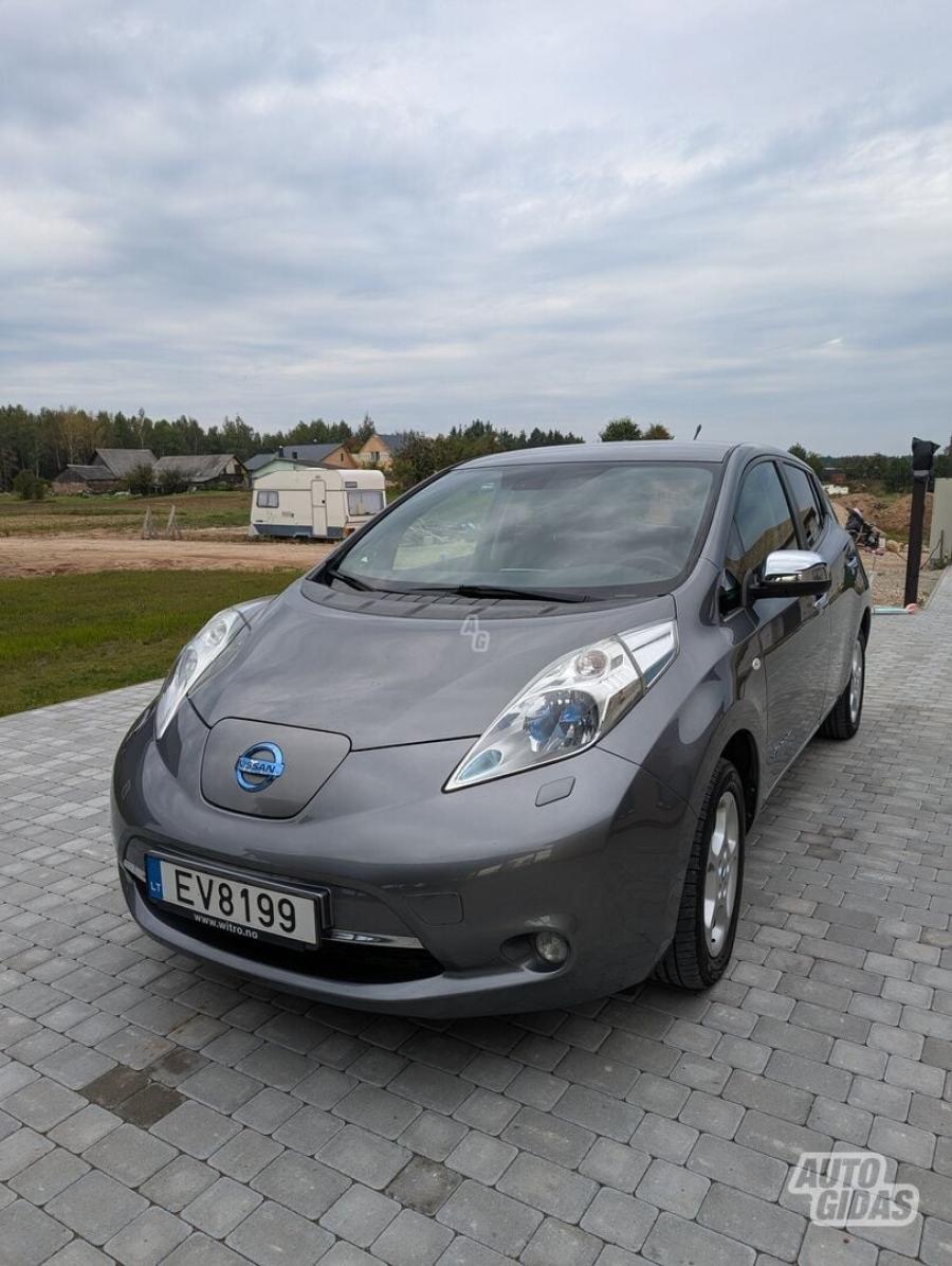 Grey Nissan Leaf 2013 in Vilnius, with an engine capacity of 0.00 L and mileage of 139 thousand km for 5200 €, photo 1 on AUTOMOTO.COM.LV