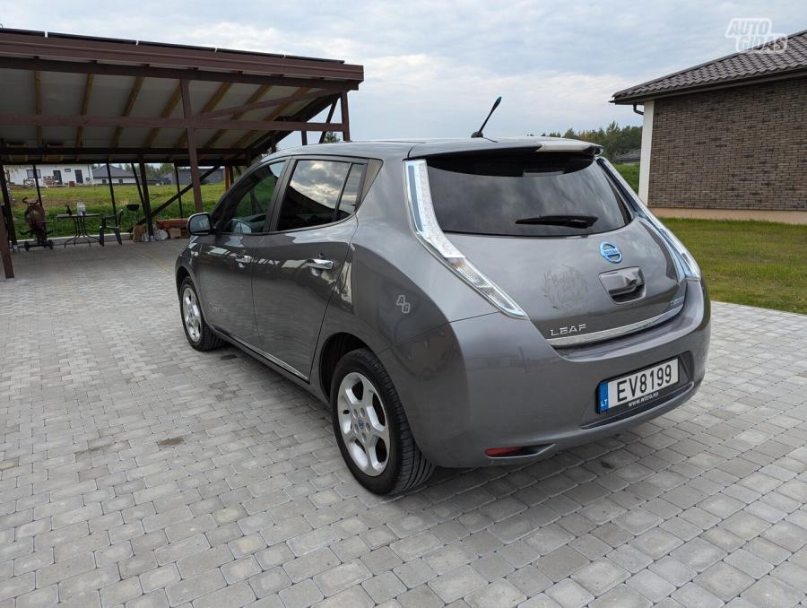Grey Nissan Leaf 2013 in Vilnius, with an engine capacity of 0.00 L and mileage of 139 thousand km for 5200 €, photo 4 on AUTOMOTO.COM.LV