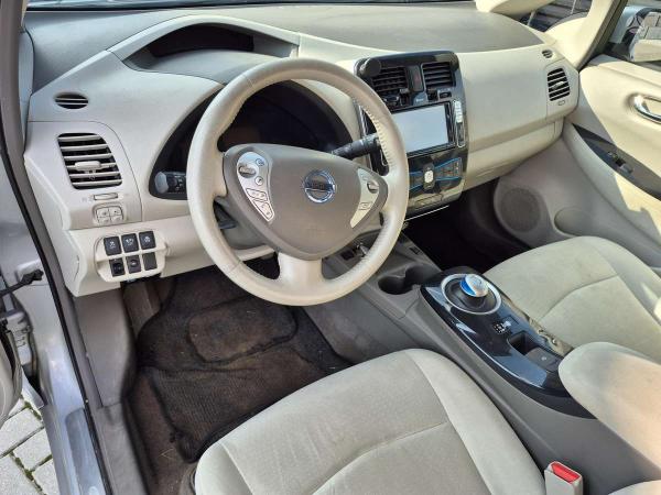 Grey Nissan Leaf 2013 in Klaipeda, with an engine capacity of 0.00 L and mileage of 175 thousand km for 2600 €, photo 5 on AUTOMOTO.COM.LV
