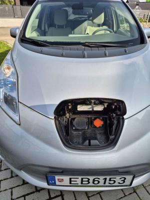 Grey Nissan Leaf 2013 in Klaipeda, with an engine capacity of 0.00 L and mileage of 175 thousand km for 2600 €, photo 7 on AUTOMOTO.COM.LV