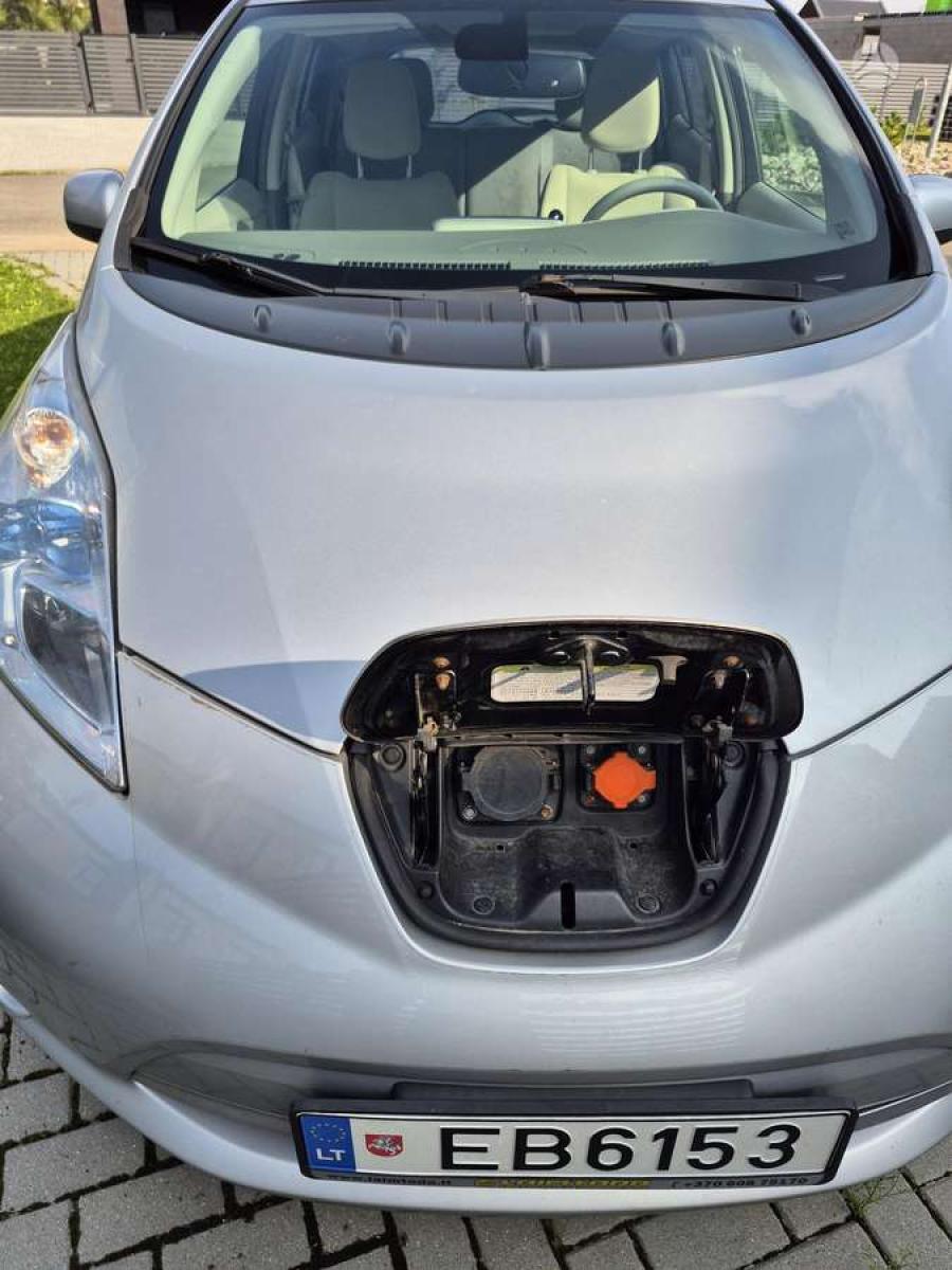 Grey Nissan Leaf 2013 in Klaipeda, with an engine capacity of 0.00 L and mileage of 175 thousand km for 2600 €, photo 7 on AUTOMOTO.COM.LV