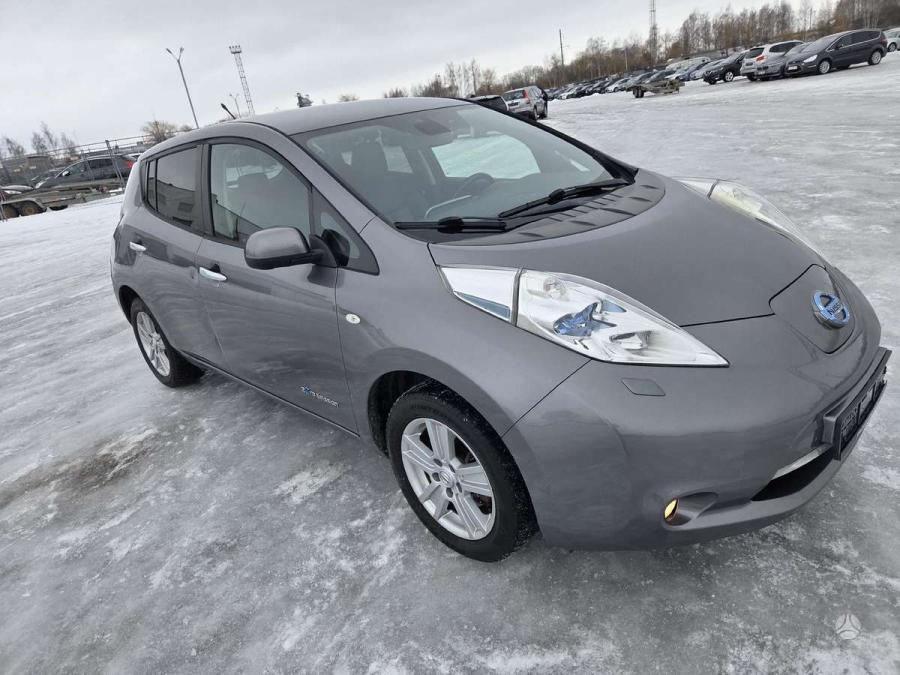 Grey Nissan Leaf 2014 in Marijampole, with an engine capacity of 0.00 L and mileage of 199 thousand km for 2550 €, photo 3 on AUTOMOTO.COM.LV