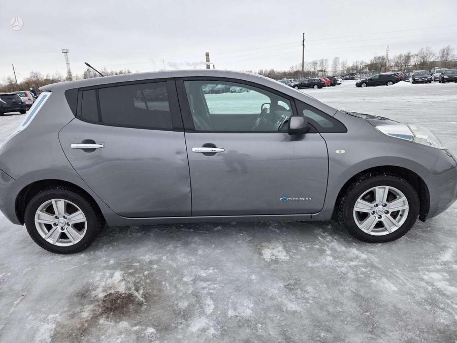 Grey Nissan Leaf 2014 in Marijampole, with an engine capacity of 0.00 L and mileage of 199 thousand km for 2550 €, photo 4 on AUTOMOTO.COM.LV