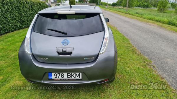 Pelēks Nissan Leaf 2014 Viljandi, ar dzinēja tilpumu 0.00 L un nobraukumu 153 tūkst. km par 4990 €, foto 3 vietnē AUTOMOTO.COM.LV