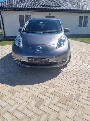 Pelēks Nissan Leaf 2014 Daugavpils, ar dzinēja tilpumu 0.00 L un nobraukumu 114 tūkst. km par 3600 €, foto 3 vietnē AUTOMOTO.COM.LV