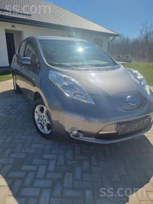 Pelēks Nissan Leaf 2014 Daugavpils, ar dzinēja tilpumu 0.00 L un nobraukumu 114 tūkst. km par 3600 €, foto 8 vietnē AUTOMOTO.COM.LV