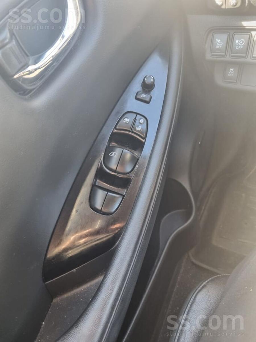 Pelēks Nissan Leaf 2014 Daugavpils, ar dzinēja tilpumu 0.00 L un nobraukumu 114 tūkst. km par 3600 €, foto 9 vietnē AUTOMOTO.COM.LV