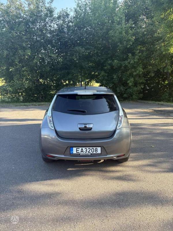 Pelēks Nissan Leaf 2014 Viļņa, ar dzinēja tilpumu 0.00 L un nobraukumu 168 tūkst. km par 3550 €, foto 5 vietnē AUTOMOTO.COM.LV