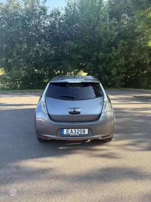 Grey Nissan Leaf 2014 in Vilnius, with an engine capacity of 0.00 L and mileage of 168 thousand km for 3550 €, photo 6 on AUTOMOTO.COM.LV