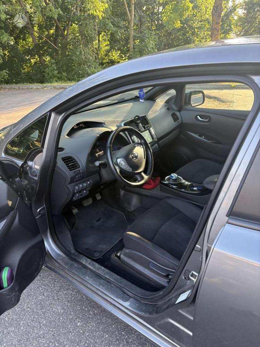 Grey Nissan Leaf 2014 in Vilnius, with an engine capacity of 0.00 L and mileage of 168 thousand km for 3550 €, photo 11 on AUTOMOTO.COM.LV