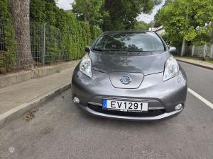 Pelēks Nissan Leaf 2015 Viļņa, ar dzinēja tilpumu 0.00 L un nobraukumu 76 tūkst. km par 4700 €, foto 4 vietnē AUTOMOTO.COM.LV