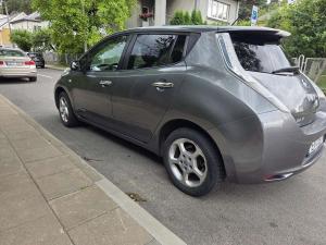 Pelēks Nissan Leaf 2015 Viļņa, ar dzinēja tilpumu 0.00 L un nobraukumu 76 tūkst. km par 4700 €, foto 6 vietnē AUTOMOTO.COM.LV
