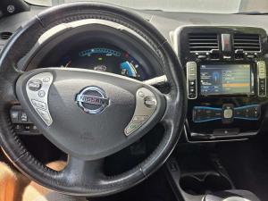 Pelēks Nissan Leaf 2015 Viļņa, ar dzinēja tilpumu 0.00 L un nobraukumu 76 tūkst. km par 4700 €, foto 11 vietnē AUTOMOTO.COM.LV