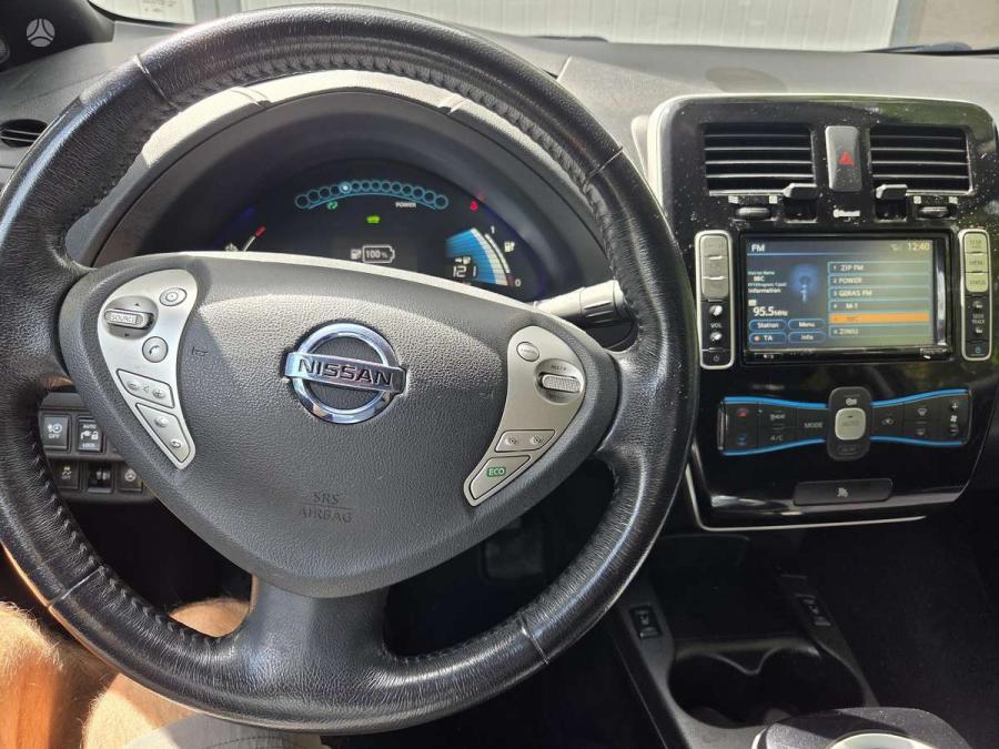 Pelēks Nissan Leaf 2015 Viļņa, ar dzinēja tilpumu 0.00 L un nobraukumu 76 tūkst. km par 4700 €, foto 11 vietnē AUTOMOTO.COM.LV