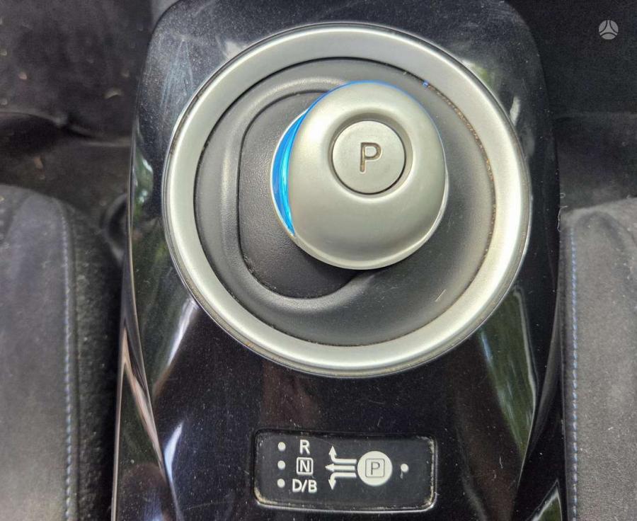 Pelēks Nissan Leaf 2015 Viļņa, ar dzinēja tilpumu 0.00 L un nobraukumu 76 tūkst. km par 4700 €, foto 14 vietnē AUTOMOTO.COM.LV