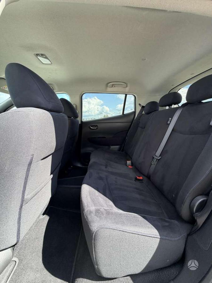 Grey Nissan Leaf 2015 in Taurage, with an engine capacity of 0.00 L and mileage of 73 thousand km for 5300 €, photo 32 on AUTOMOTO.COM.LV