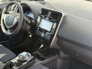 Grey Nissan Leaf 2015 in Taurage, with an engine capacity of 0.00 L and mileage of 73 thousand km for 5300 €, photo 35 on AUTOMOTO.COM.LV