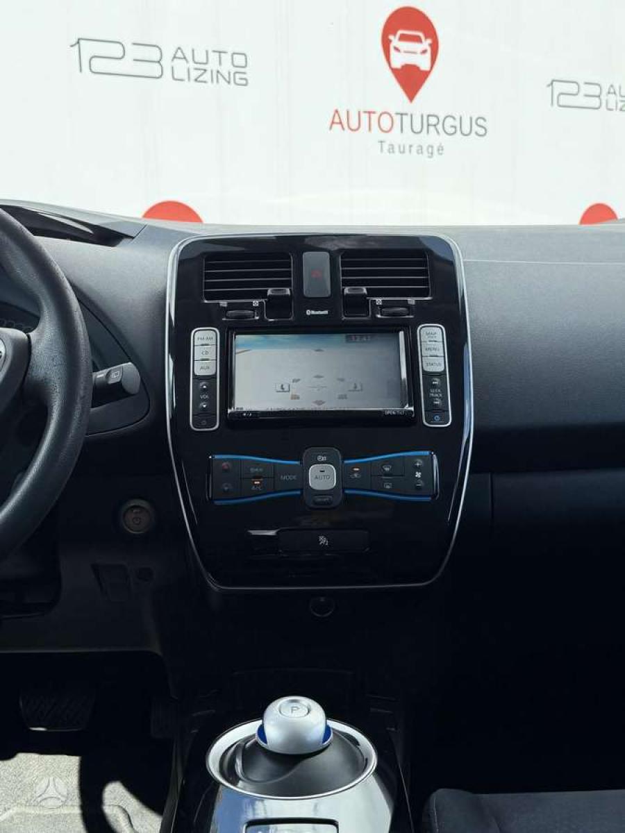 Grey Nissan Leaf 2015 in Taurage, with an engine capacity of 0.00 L and mileage of 73 thousand km for 5300 €, photo 38 on AUTOMOTO.COM.LV
