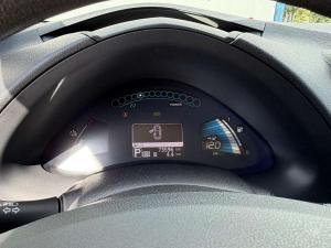 Grey Nissan Leaf 2015 in Taurage, with an engine capacity of 0.00 L and mileage of 73 thousand km for 5300 €, photo 42 on AUTOMOTO.COM.LV