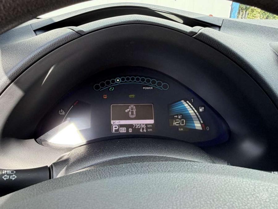 Grey Nissan Leaf 2015 in Taurage, with an engine capacity of 0.00 L and mileage of 73 thousand km for 5300 €, photo 42 on AUTOMOTO.COM.LV