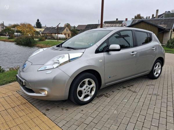Grey Nissan Leaf 2015 in Raseiniai, with an engine capacity of 0.00 L and mileage of 148 thousand km for 4900 €, photo 4 on AUTOMOTO.COM.LV
