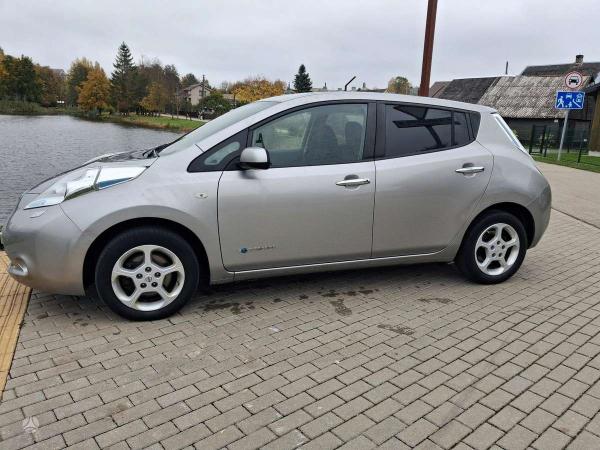 Grey Nissan Leaf 2015 in Raseiniai, with an engine capacity of 0.00 L and mileage of 148 thousand km for 4900 €, photo 5 on AUTOMOTO.COM.LV