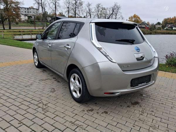 Grey Nissan Leaf 2015 in Raseiniai, with an engine capacity of 0.00 L and mileage of 148 thousand km for 4900 €, photo 6 on AUTOMOTO.COM.LV