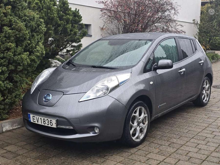 Pelēks Nissan Leaf 2016 Viļņa, ar dzinēja tilpumu 0.00 L un nobraukumu 100 tūkst. km par 5950 €, foto 1 vietnē AUTOMOTO.COM.LV