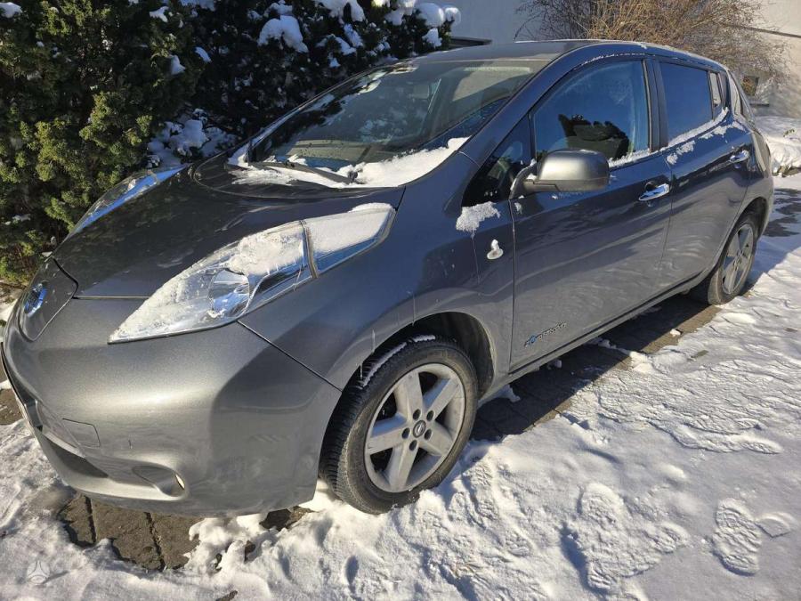 Pelēks Nissan Leaf 2016 Viļņa, ar dzinēja tilpumu 0.00 L un nobraukumu 100 tūkst. km par 5950 €, foto 11 vietnē AUTOMOTO.COM.LV