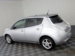 Pelēks Nissan Leaf 2016 Tallina, ar dzinēja tilpumu 0.00 L un nobraukumu 254 tūkst. km par 2599 €, foto 4 vietnē AUTOMOTO.COM.LV