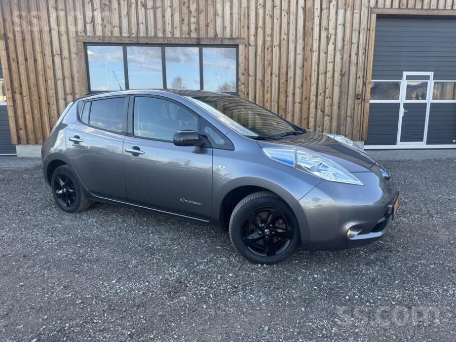 Grey Nissan Leaf 2017 in Cesis, with an engine capacity of 0.00 L and mileage of 153 thousand km for 6900 €, photo 5 on AUTOMOTO.COM.LV