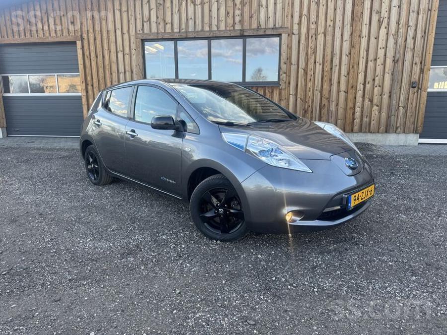 Grey Nissan Leaf 2017 in Cesis, with an engine capacity of 0.00 L and mileage of 153 thousand km for 6900 €, photo 6 on AUTOMOTO.COM.LV