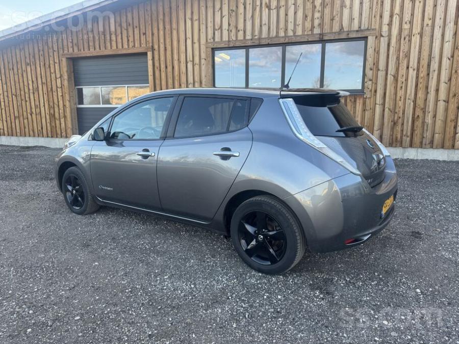Grey Nissan Leaf 2017 in Cesis, with an engine capacity of 0.00 L and mileage of 153 thousand km for 6900 €, photo 7 on AUTOMOTO.COM.LV