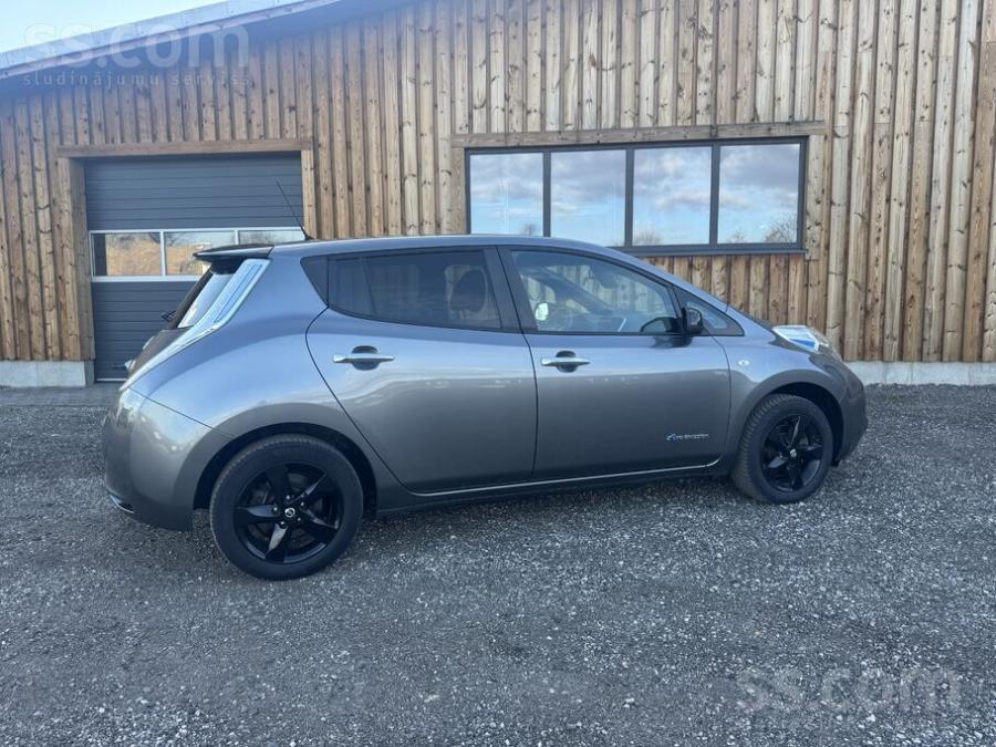 Grey Nissan Leaf 2017 in Cesis, with an engine capacity of 0.00 L and mileage of 153 thousand km for 6900 €, photo 8 on AUTOMOTO.COM.LV