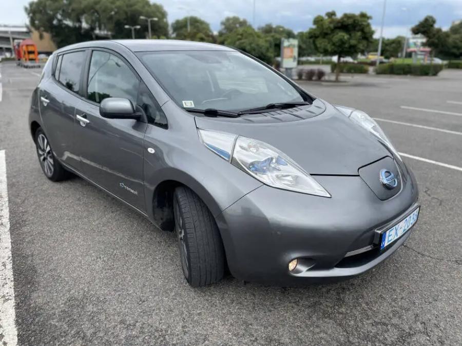 Pelēks Nissan Leaf 2017 Rīga, ar dzinēja tilpumu 0.00 L un nobraukumu 126 tūkst. km par 12500 €, foto 3 vietnē AUTOMOTO.COM.LV