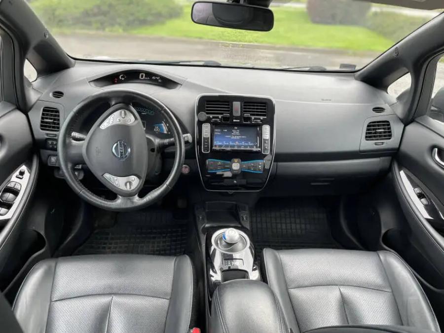 Pelēks Nissan Leaf 2017 Rīga, ar dzinēja tilpumu 0.00 L un nobraukumu 126 tūkst. km par 12500 €, foto 7 vietnē AUTOMOTO.COM.LV