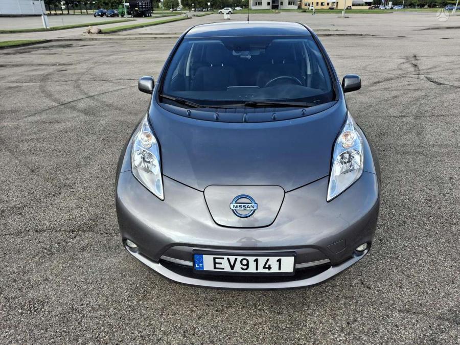 Grey Nissan Leaf 2017 in Kaunas, with an engine capacity of 0.00 L and mileage of 137 thousand km for 5250 €, photo 1 on AUTOMOTO.COM.LV