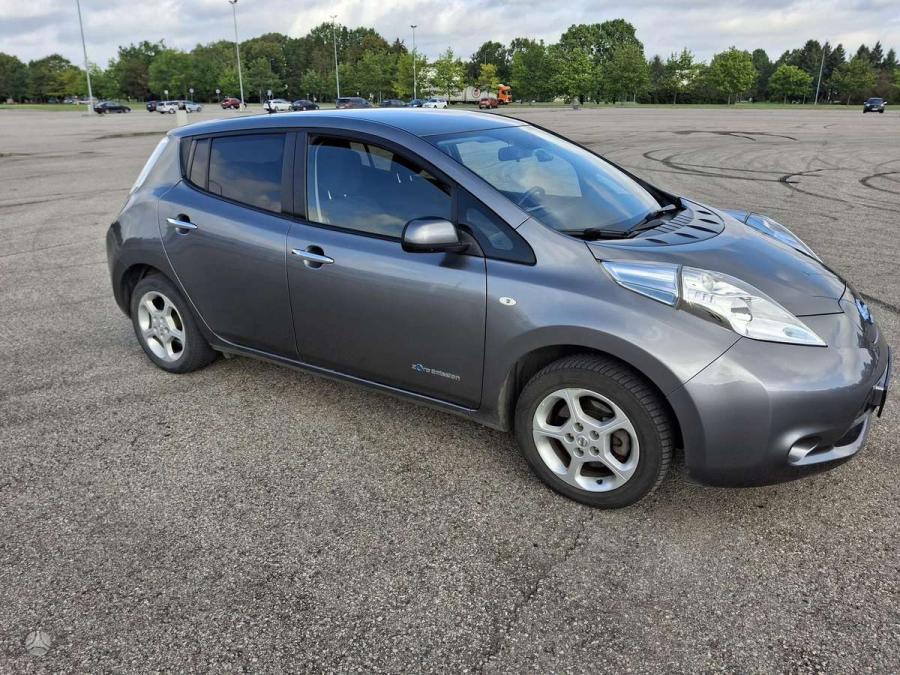Grey Nissan Leaf 2017 in Kaunas, with an engine capacity of 0.00 L and mileage of 137 thousand km for 5250 €, photo 5 on AUTOMOTO.COM.LV