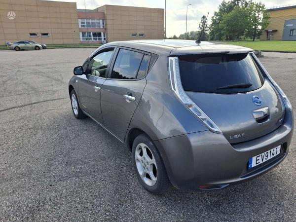 Grey Nissan Leaf 2017 in Kaunas, with an engine capacity of 0.00 L and mileage of 137 thousand km for 5250 €, photo 5 on AUTOMOTO.COM.LV