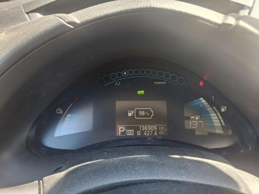 Grey Nissan Leaf 2017 in Kaunas, with an engine capacity of 0.00 L and mileage of 137 thousand km for 5250 €, photo 9 on AUTOMOTO.COM.LV