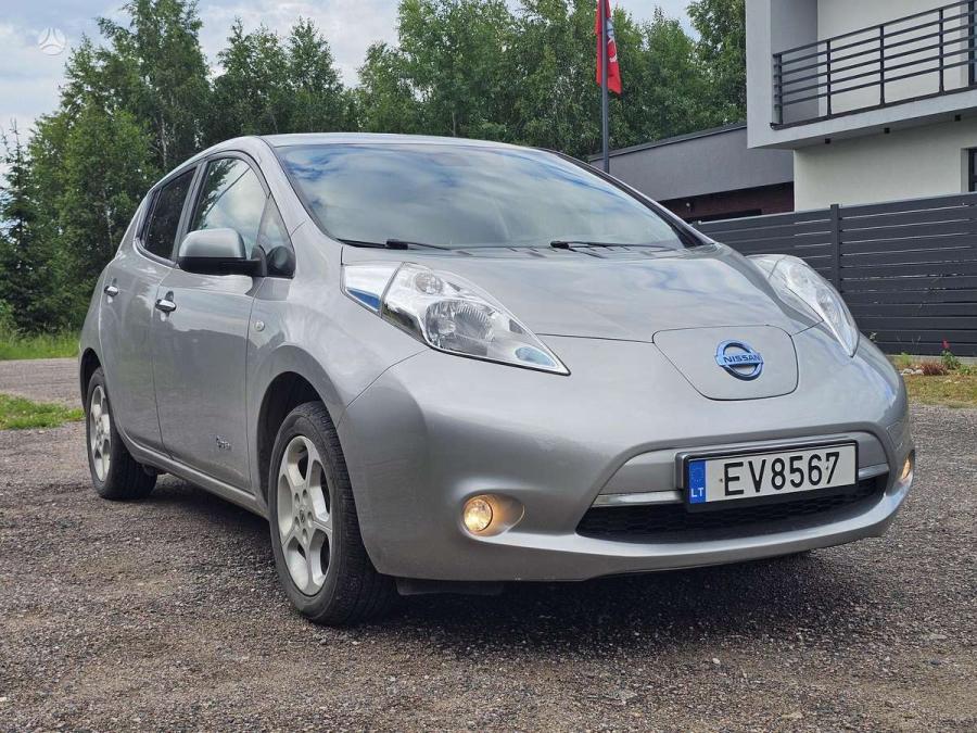 Grey Nissan Leaf 2017 in Vilnius, with an engine capacity of 0.00 L and mileage of 142 thousand km for 4000 €, photo 3 on AUTOMOTO.COM.LV