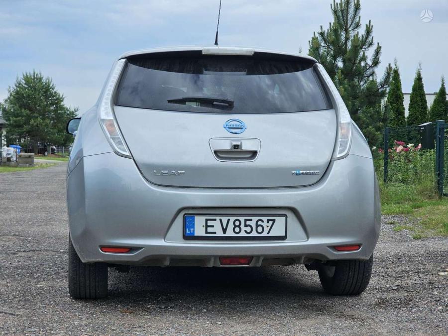 Grey Nissan Leaf 2017 in Vilnius, with an engine capacity of 0.00 L and mileage of 142 thousand km for 4000 €, photo 4 on AUTOMOTO.COM.LV