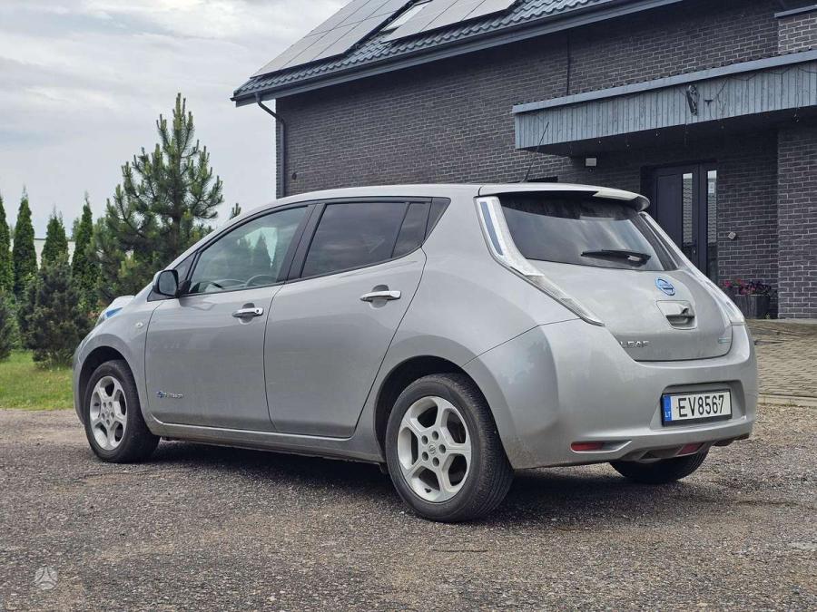 Grey Nissan Leaf 2017 in Vilnius, with an engine capacity of 0.00 L and mileage of 142 thousand km for 4000 €, photo 5 on AUTOMOTO.COM.LV