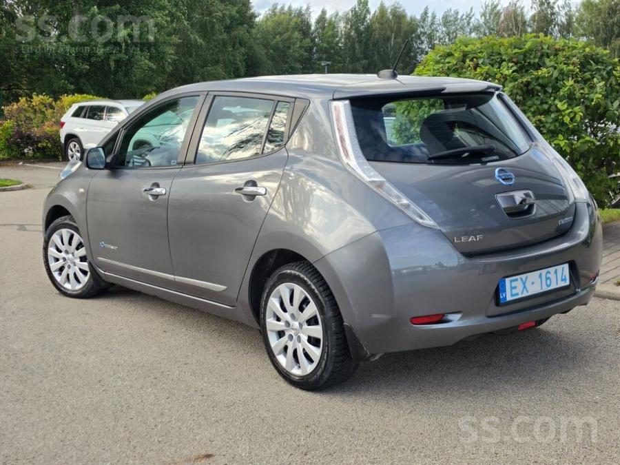 Pelēks Nissan Leaf 2017 Rīga, ar dzinēja tilpumu 0.00 L un nobraukumu 121 tūkst. km par 6500 €, foto 4 vietnē AUTOMOTO.COM.LV